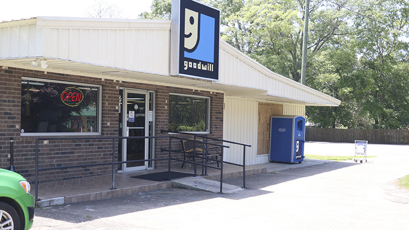 Picayune PD working two cases of commercial breakins suspected to be ...