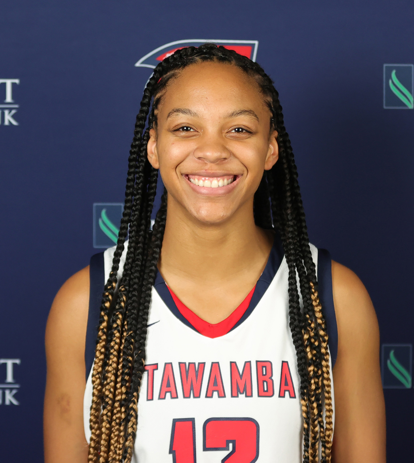 Genise Dabbs signs with Blue Mountain | Picayune Item