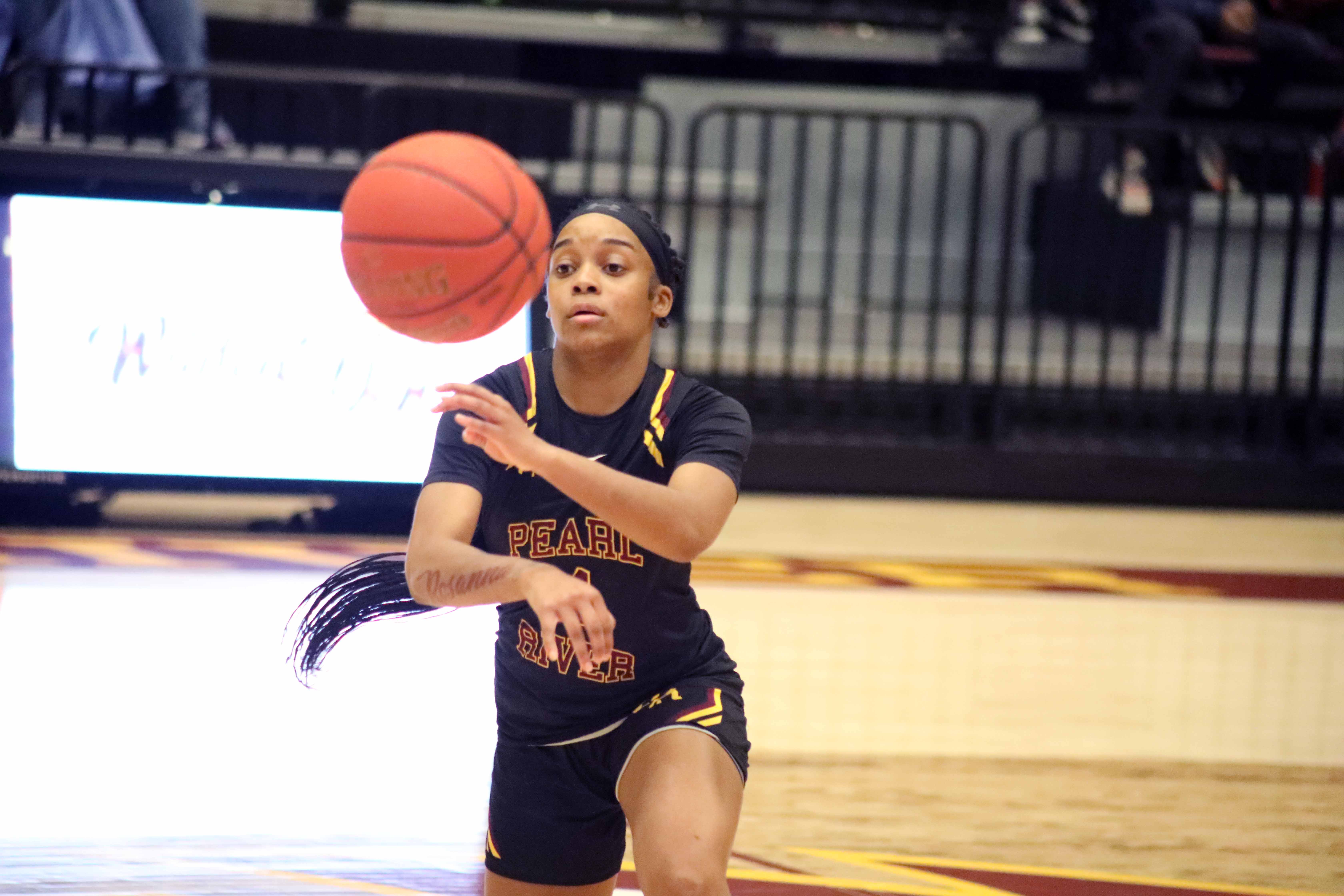 Pearl River takes down Holmes for fifth straight win | Picayune Item