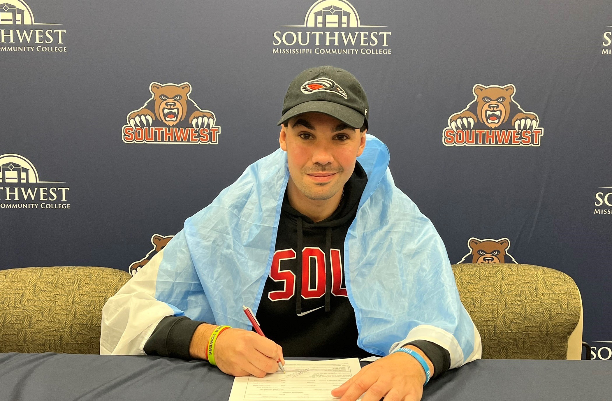 Bear Soccer’s Fasoli signs with Southern Oregon | Picayune Item