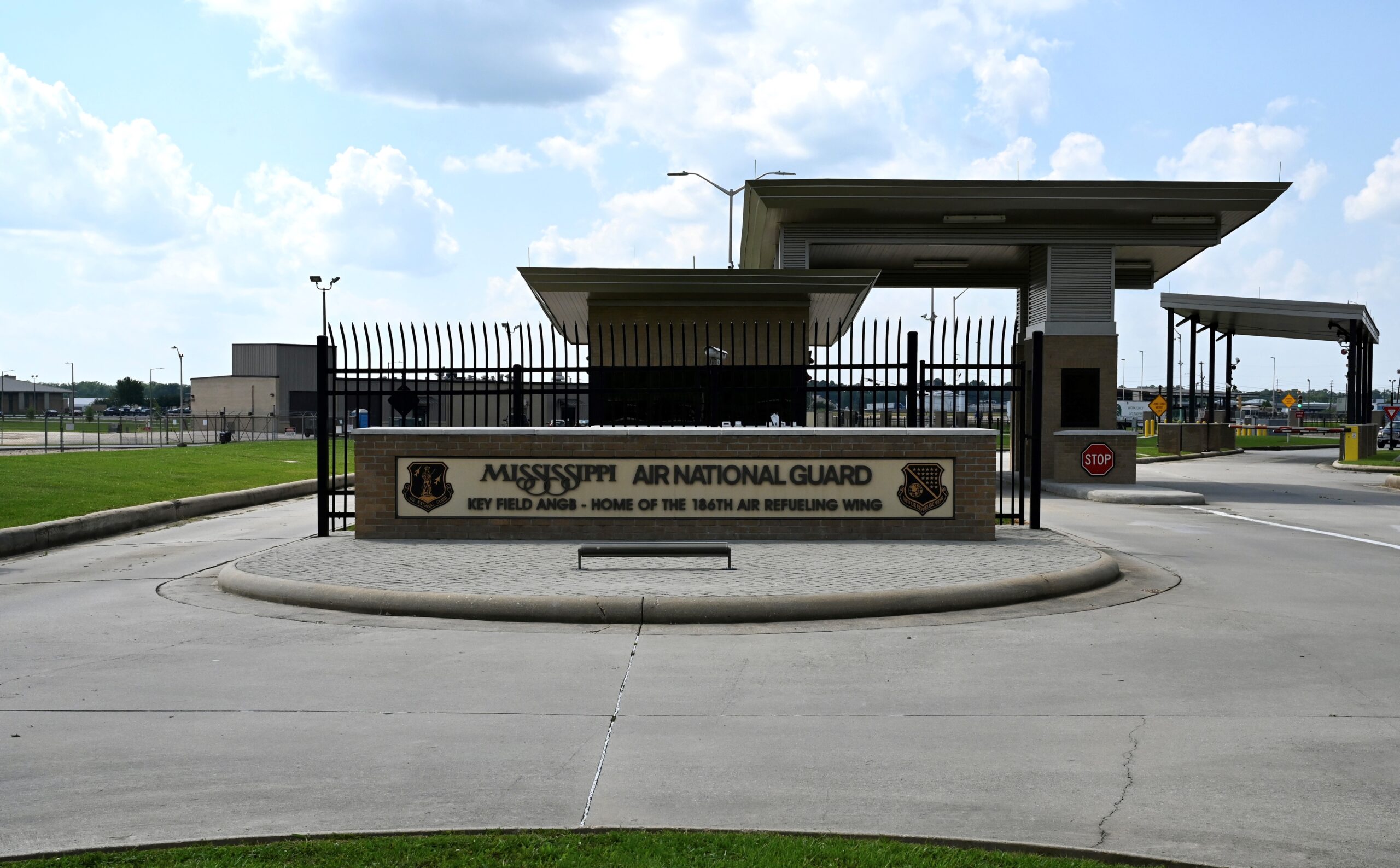 KC-135R Stratotanker Makes Emergency Landing at Key Field | Picayune Item